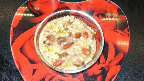 Asure - Noah's Süßigkeit: Eine türkische süße Suppe - Rezept