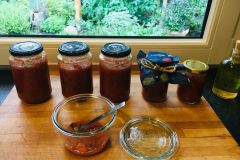 Süß-sauer scharfes Zucchini-Zwiebel-Obst-Chutney - Rezept | Frag Mutti